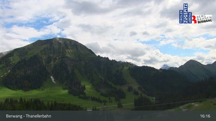 Webcam Berwang: Thaneller Chair Lift • Tyrolean Zugspitz Arena • Panorama