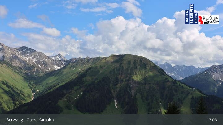 Webcam Berwang: Top Station Karbahn II • Tyrolean Zugspitz Arena • Panorama