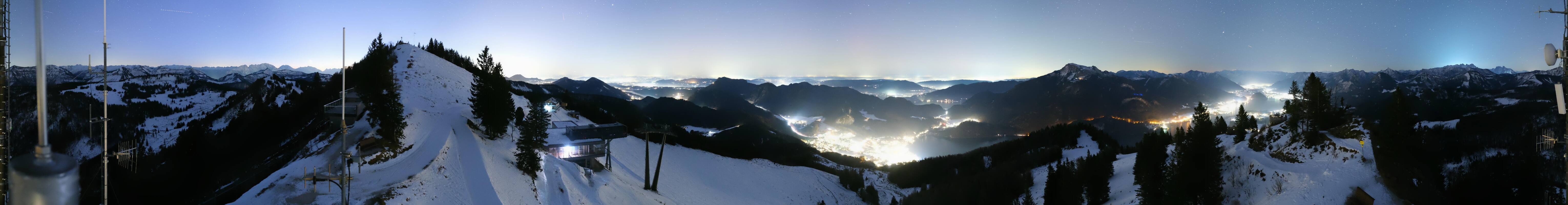 Webcam Zwölferhorn - Bergstation 1138 m... • Wolfgangsee • Livecam • Live-Stream